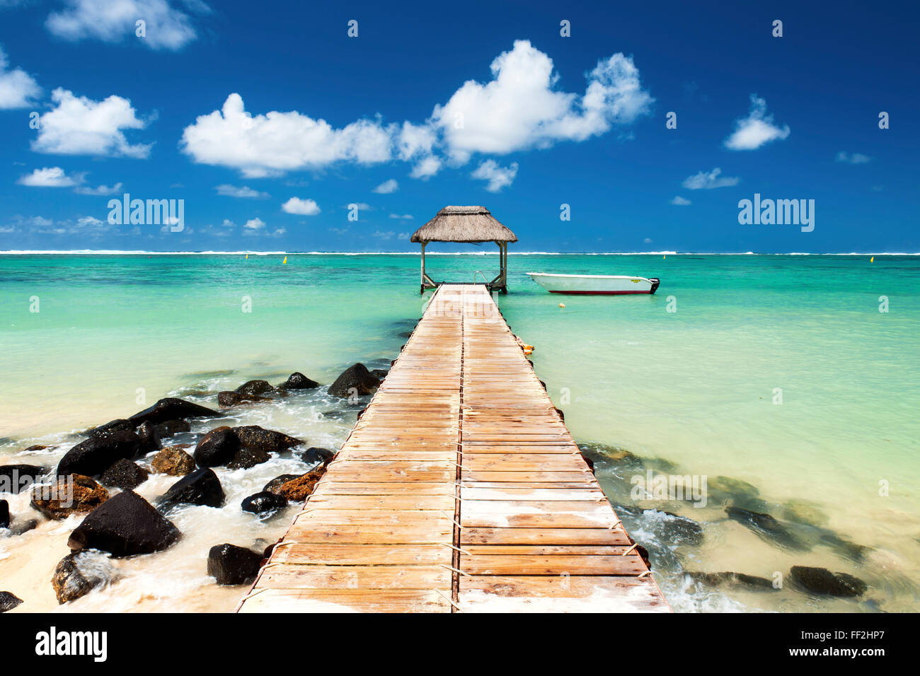 Jetty way and water hi-res stock photography and images - Alamy