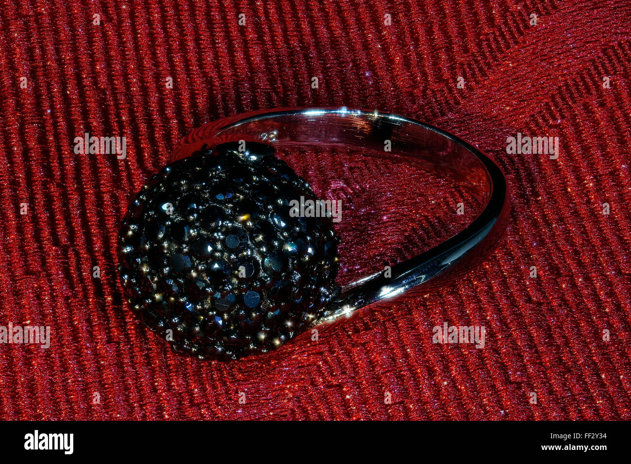 Zirconium hi-res stock photography and images - Alamy