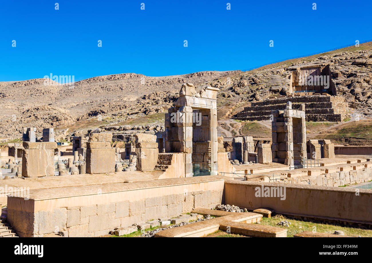 Hall of the xerxes in persepolis hi-res stock photography and images ...