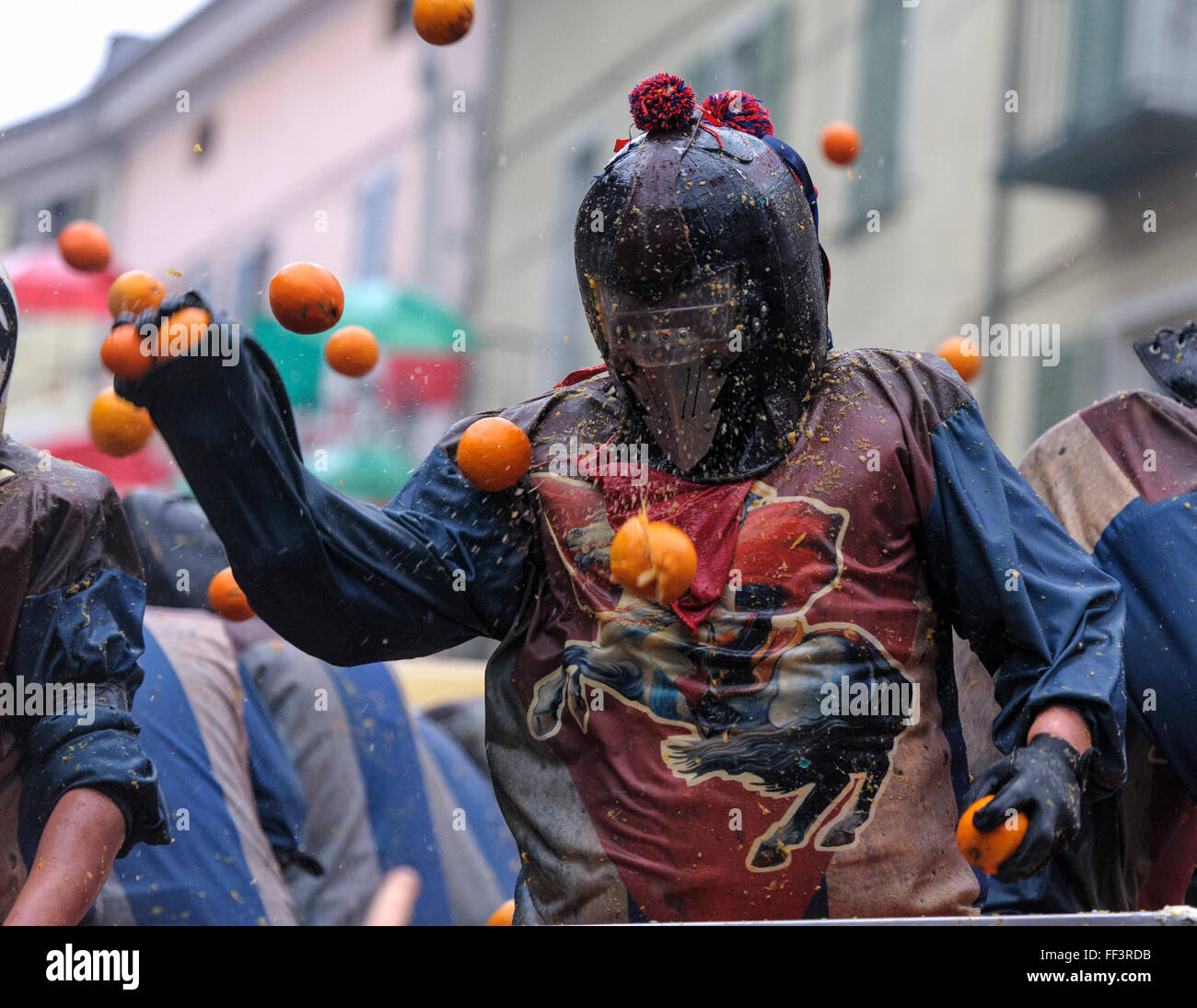 Carnevale ivrea hi-res stock photography and images - Alamy