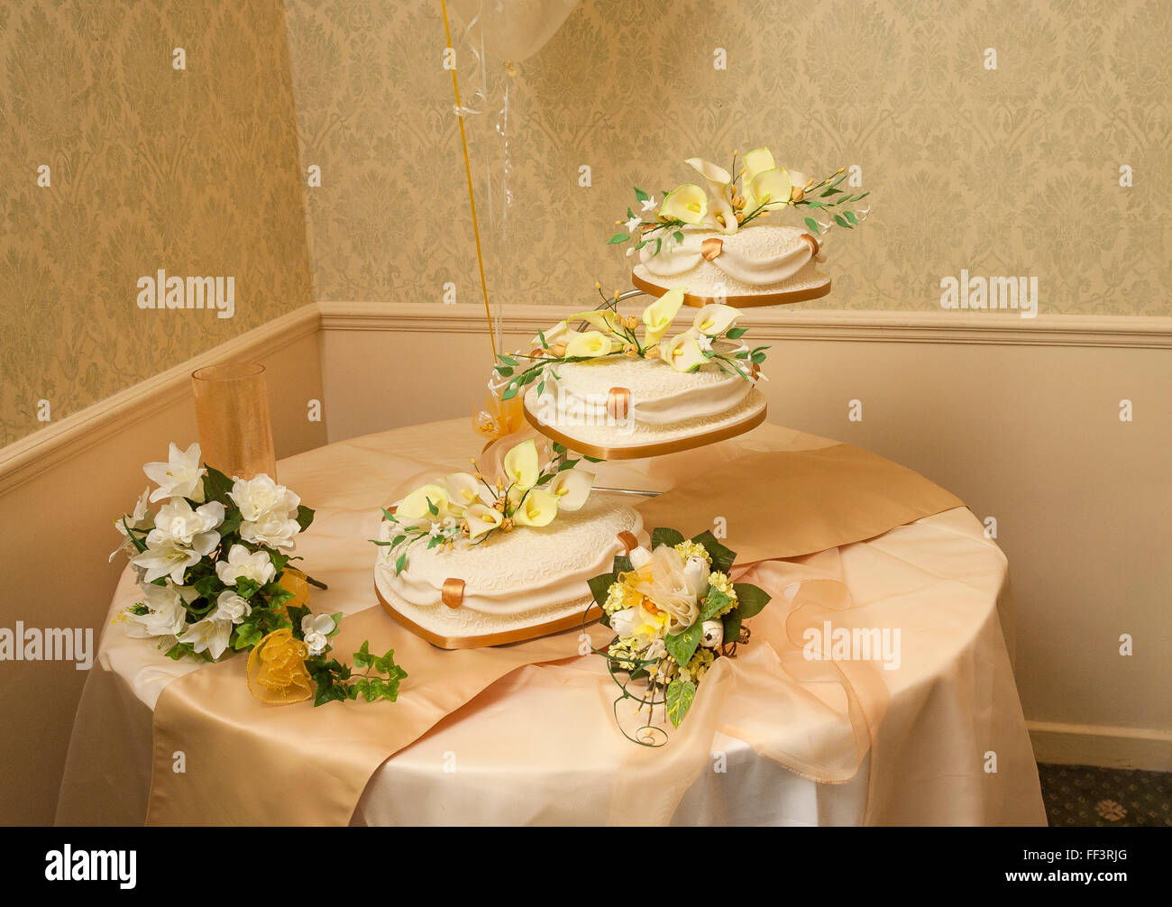 Cake photo wall hi-res stock photography and images - Alamy