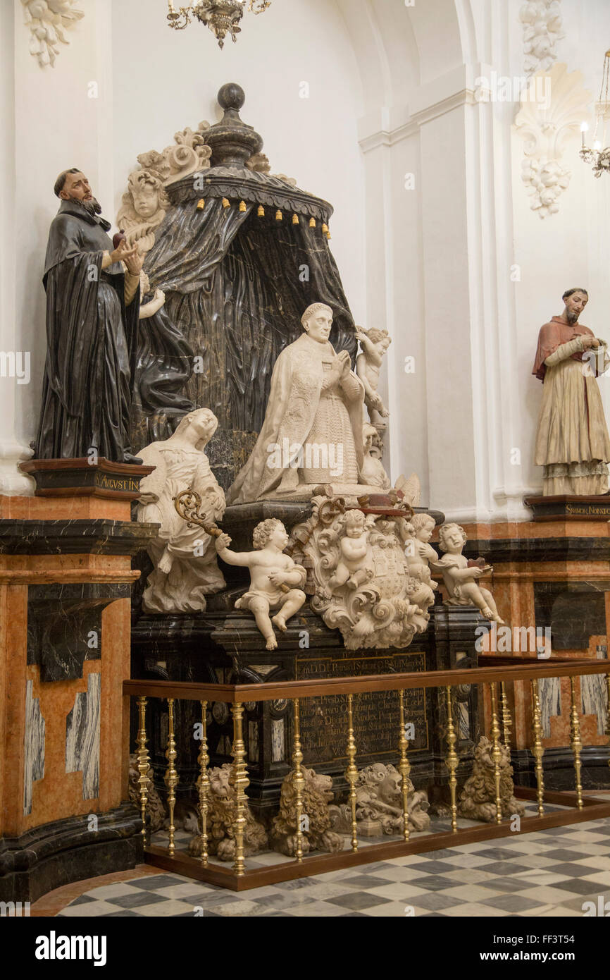 Monument to Cardinal Salazar in the Chapel of Saint Teresa, sculpture ...
