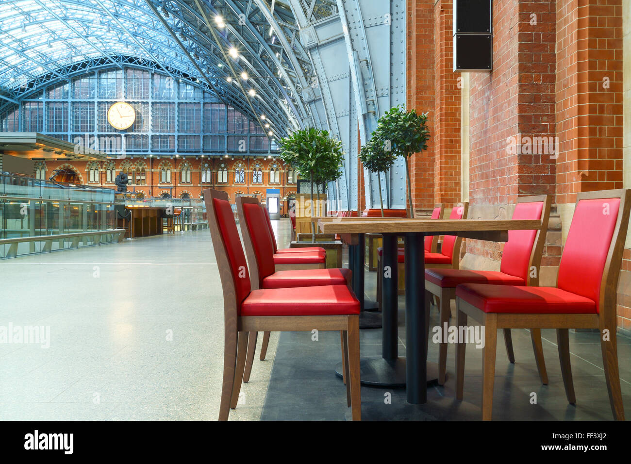 Red brick station building hi-res stock photography and images - Alamy