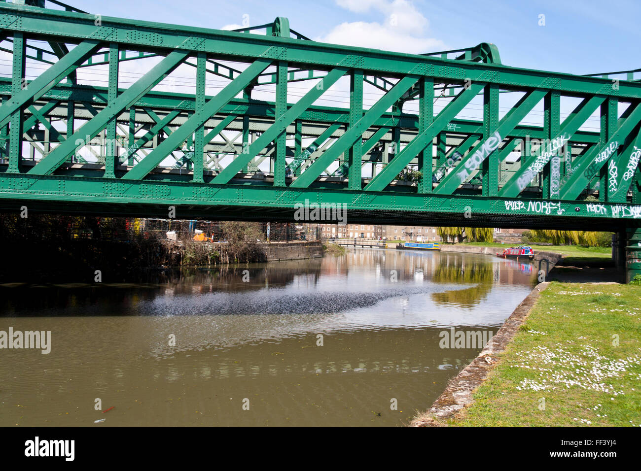 Railway bridge crossing River Lea, Bromley-By-Bow, London Stock Photo ...