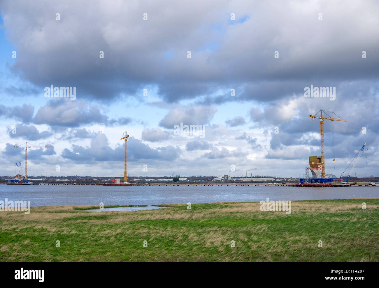 Construction of the new Mersey Gateway bridge over the river Mersey ...