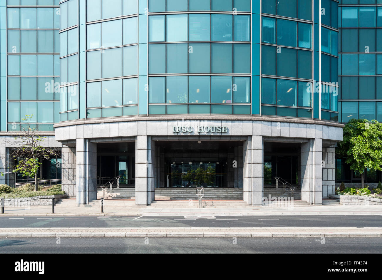 International services centre hi-res stock photography and images - Alamy