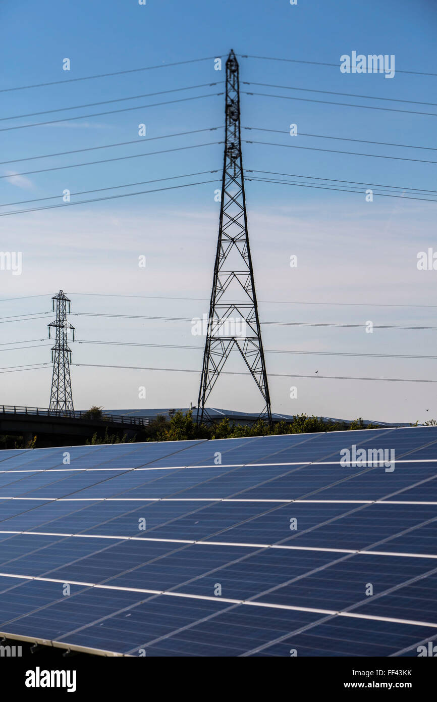 Pylons energy hi-res stock photography and images - Alamy