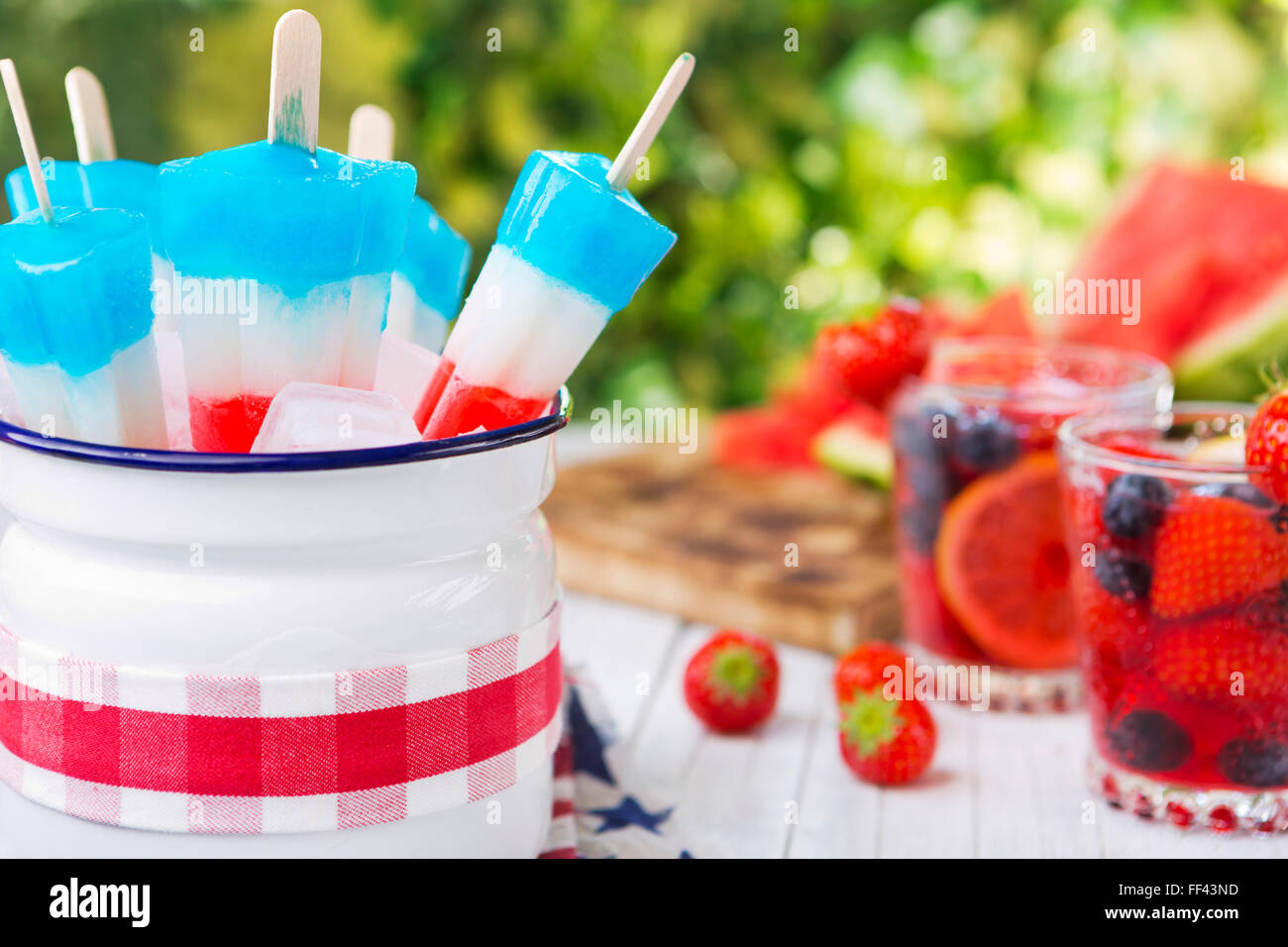 Red white blue popsicle hi-res stock photography and images - Alamy