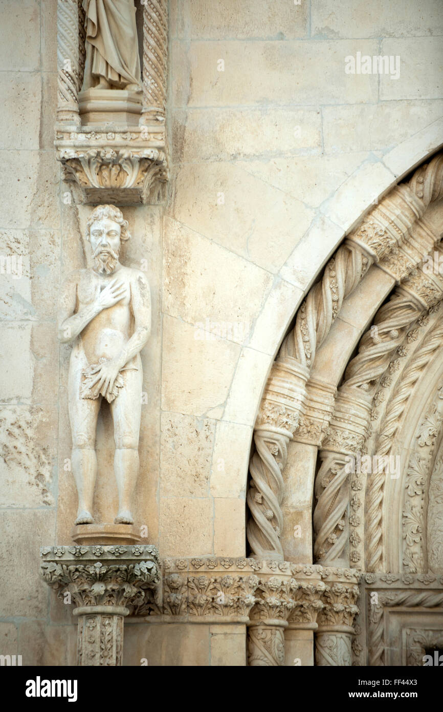 Kroatien, Dalmatien, Sibenik, Fassadendetail, Figur des Adam an der ...