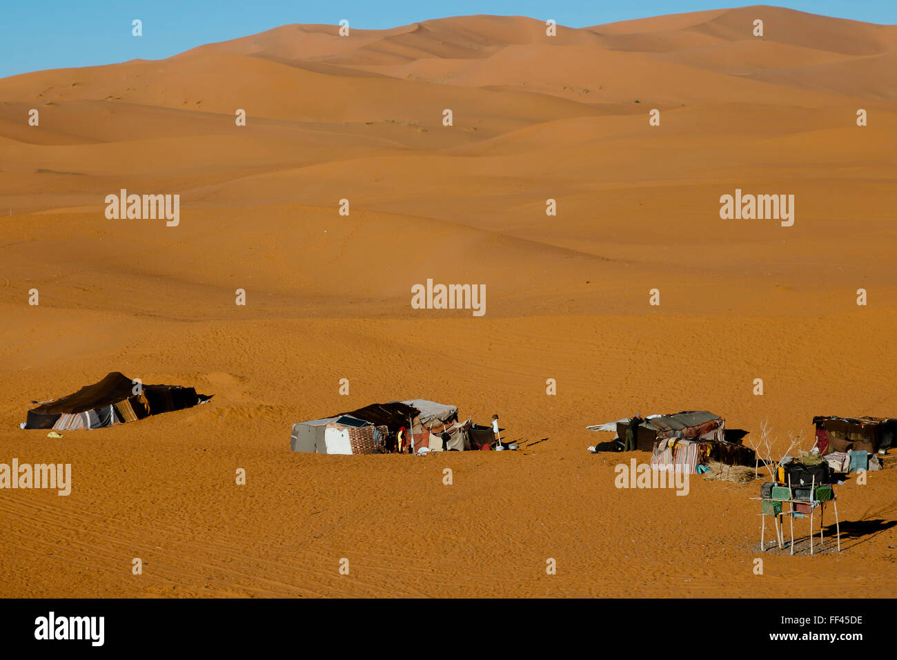 Traditional moroccan berber tent hi-res stock photography and images ...