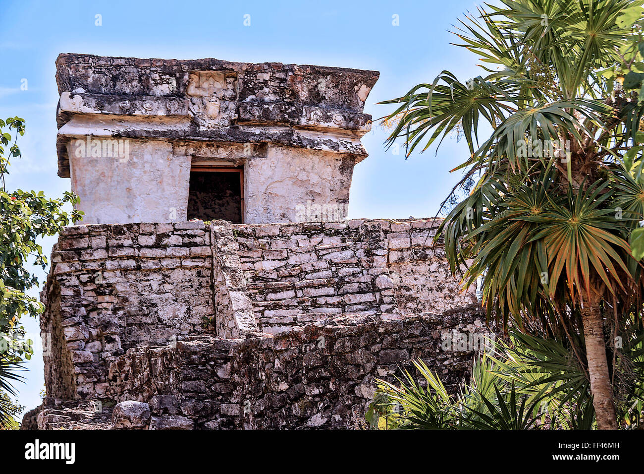 Maya structures hi-res stock photography and images - Alamy