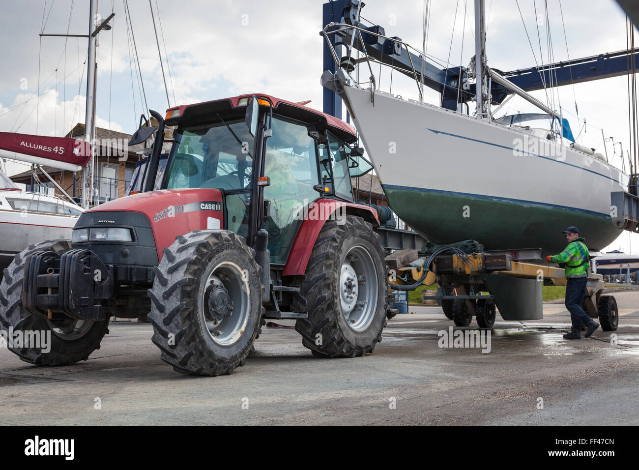 Tractor Towing Boat Stock Photos & Tractor Towing Boat Stock Images - Alamy