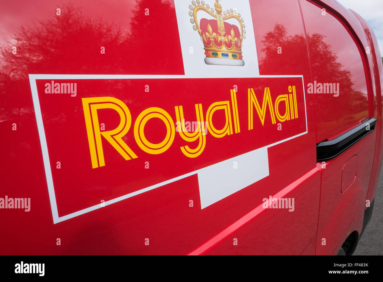 Royal mail van hi-res stock photography and images - Alamy