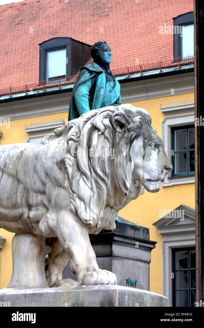 Munich, Bavarian Lion Statue in front of Feldherrnhalle, Ludwig I of ...