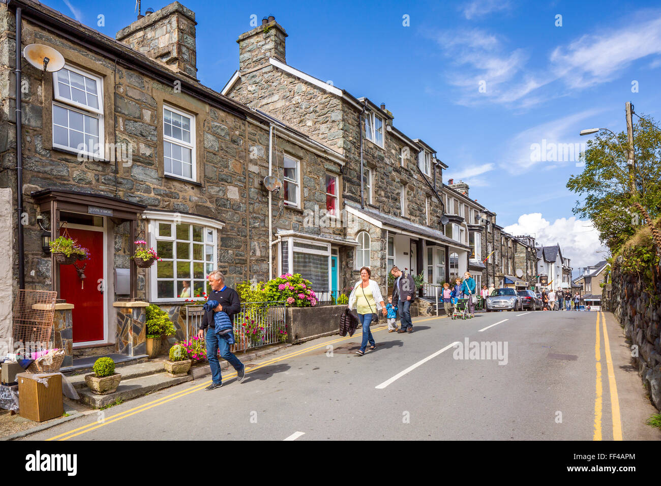 Harlech town wales hi-res stock photography and images - Alamy