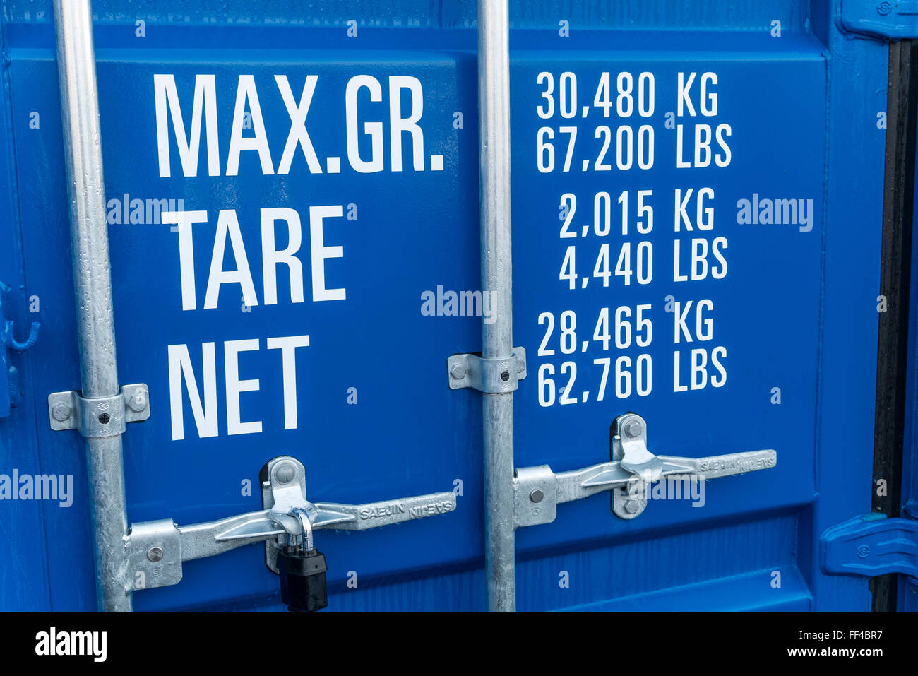 Row containers hi-res stock photography and images - Alamy