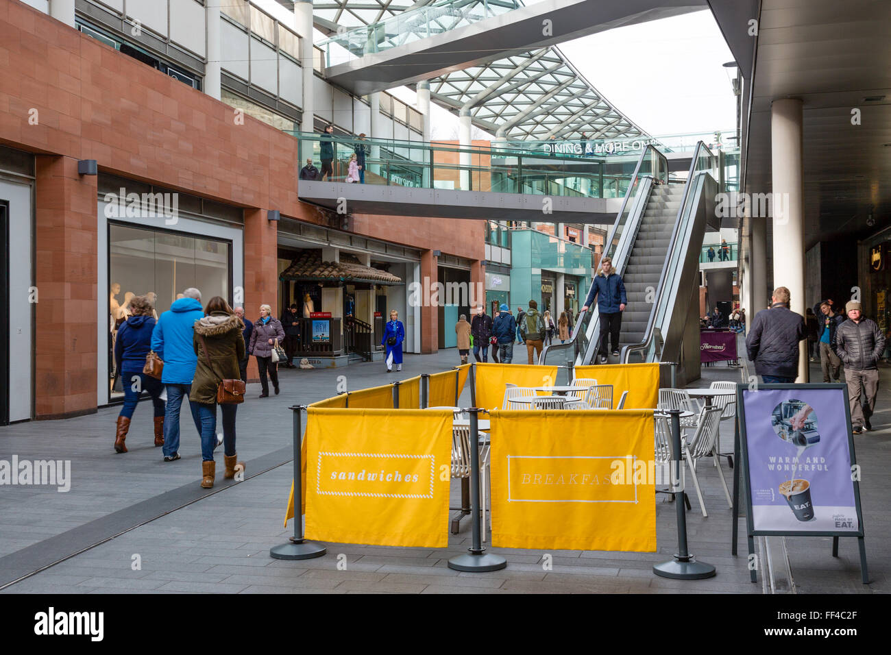 Shopping complex escalator hi-res stock photography and images - Alamy