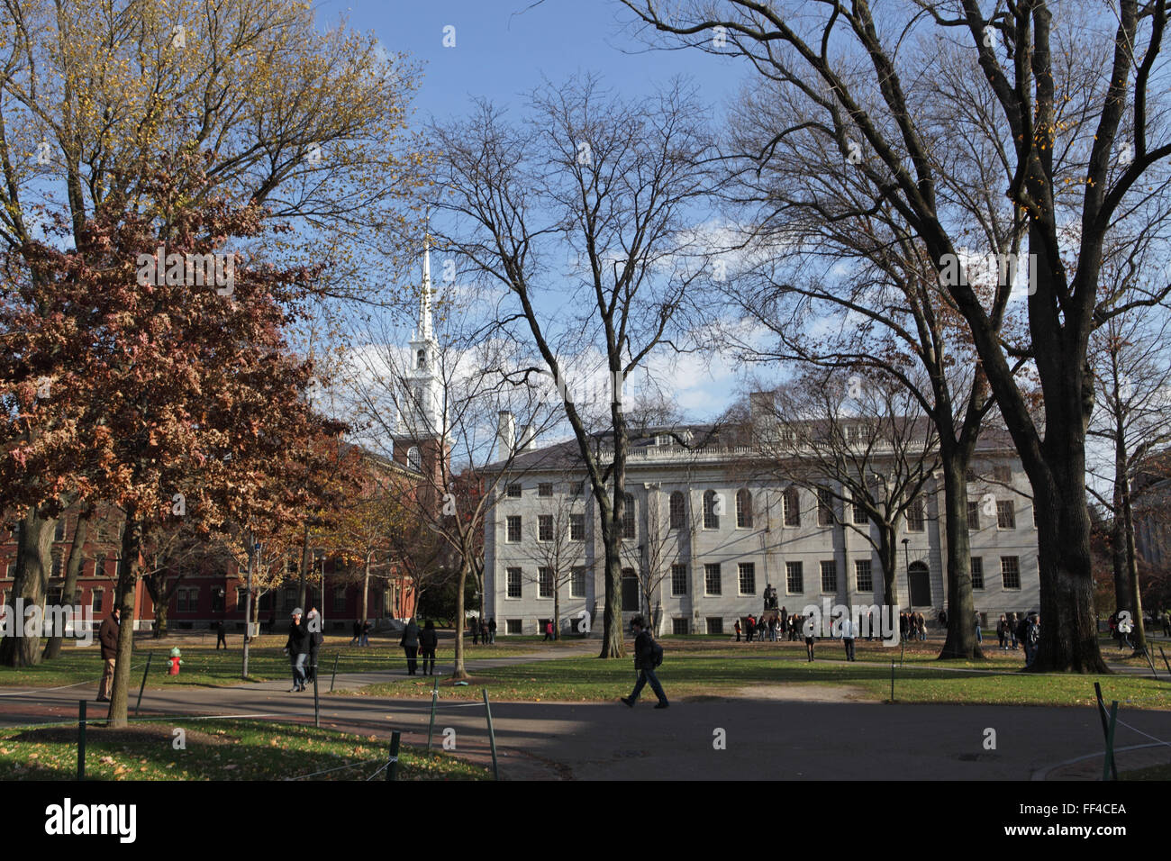 Boston harvard university yard campus hi-res stock photography and ...
