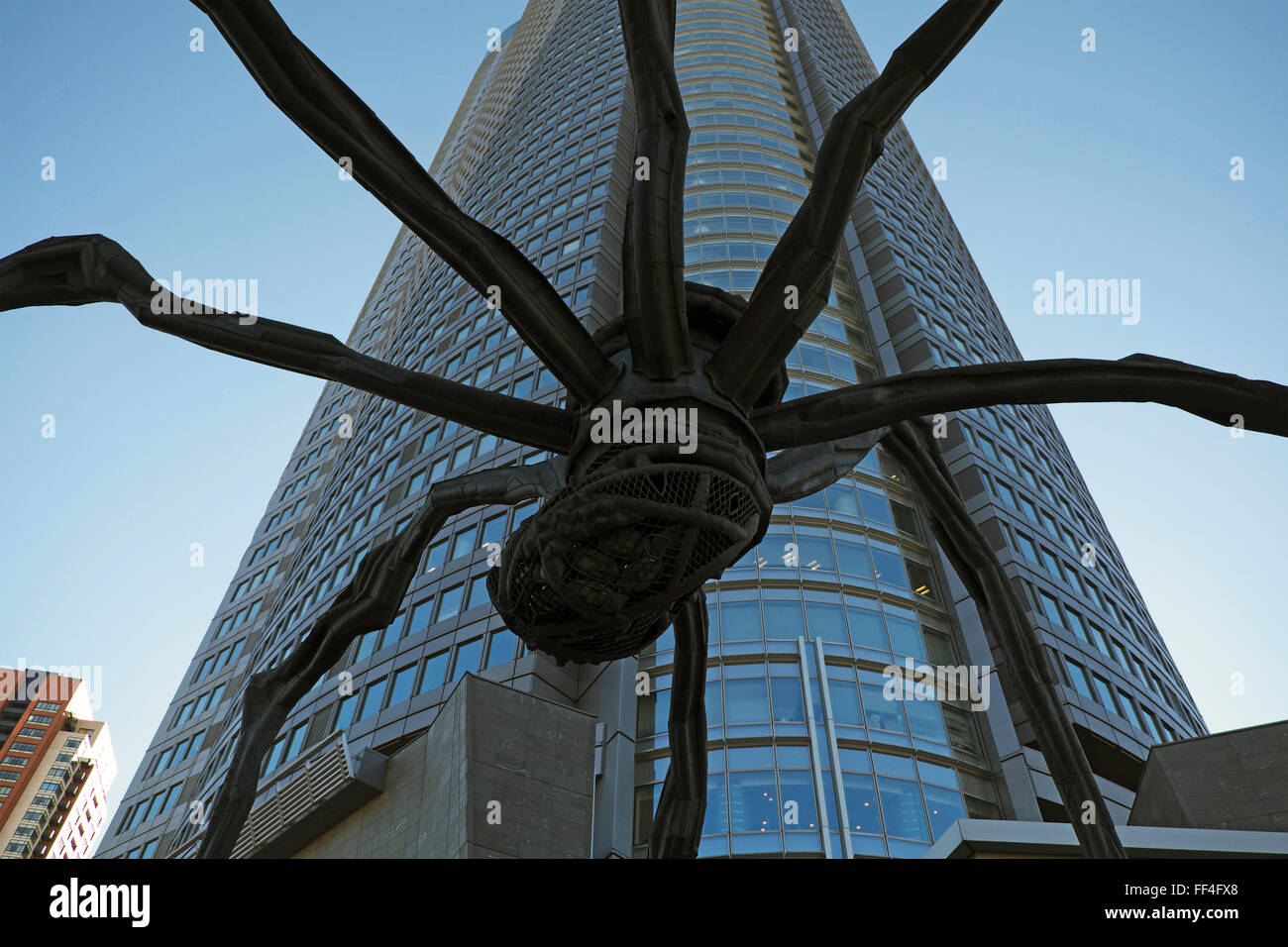 Maman statue at the base of the Mori Tower in Roppongi, Tokyo Stock ...