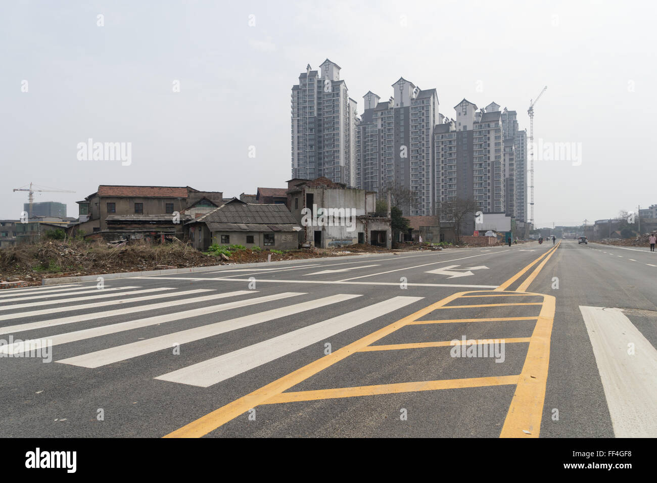 Empty road in residential area hi-res stock photography and images - Alamy