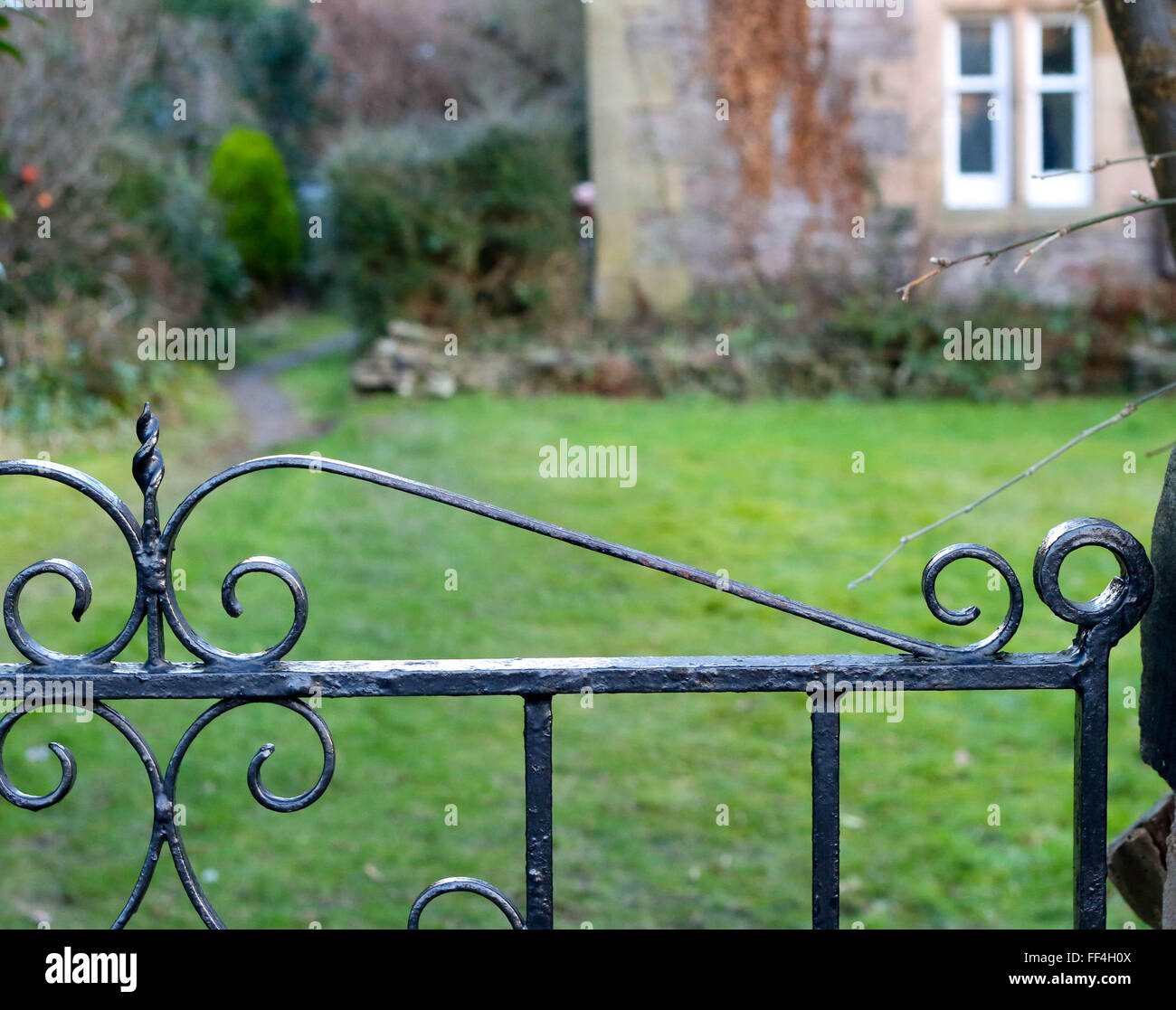Wrought iron cottage gate hi-res stock photography and images - Alamy