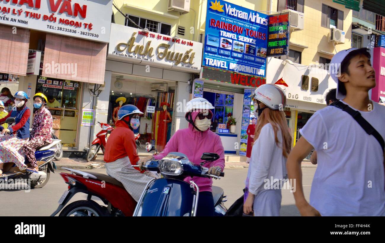 Saigon street life hi-res stock photography and images - Alamy