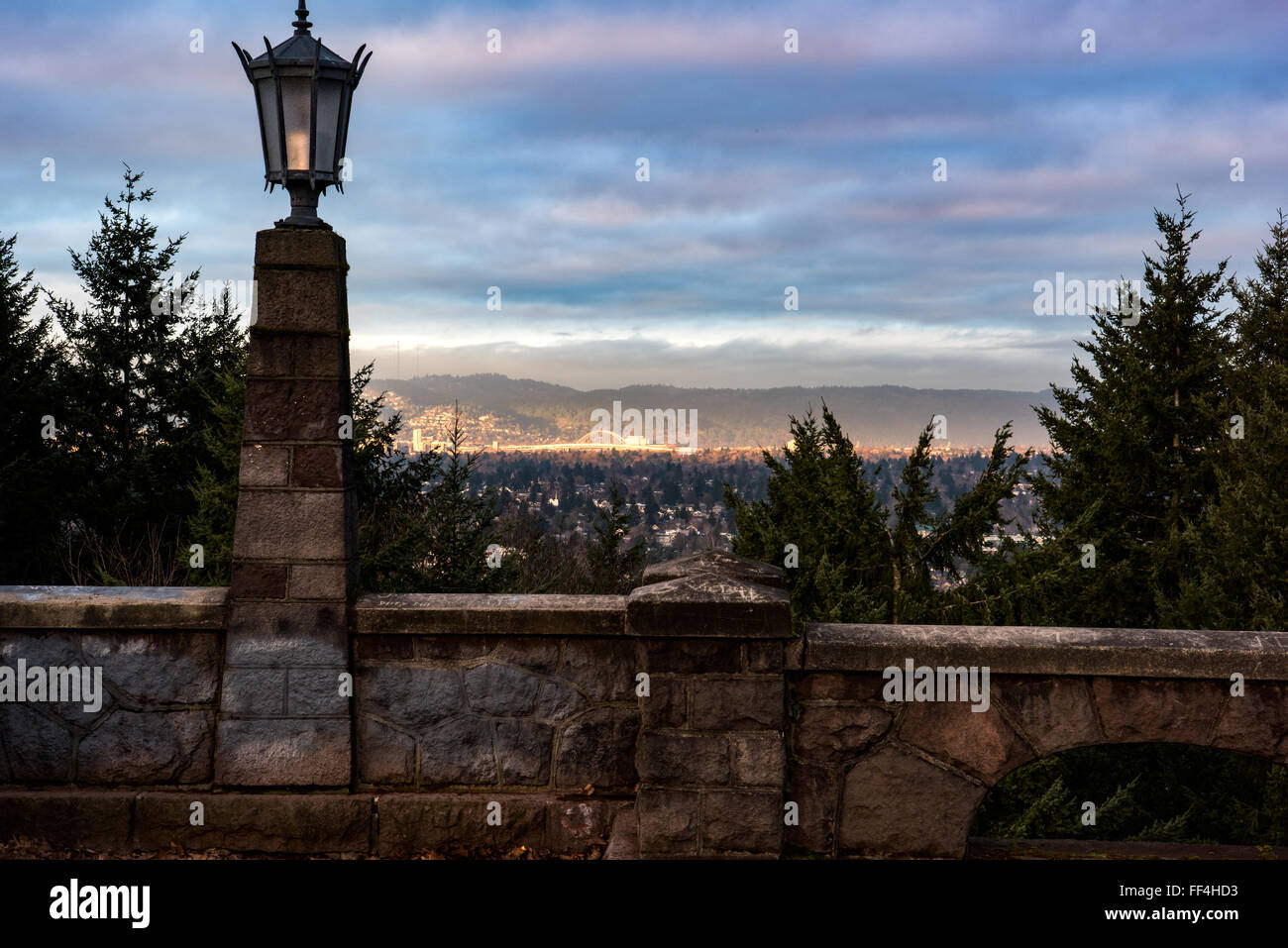 Rocky Butte state park, view to the Fremont bridge Stock Photo - Alamy