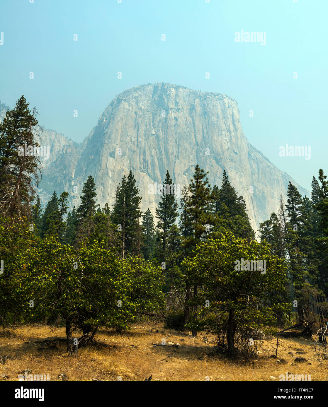 El Capitan in smoke from a forest fire, Yosemite National Park, UNESO ...