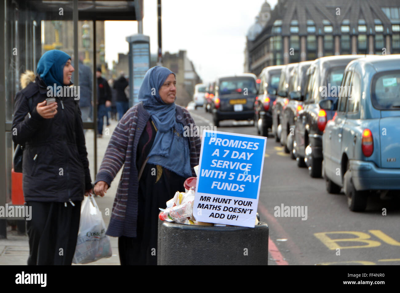 Black cab protest london bridge hi-res stock photography and images - Alamy