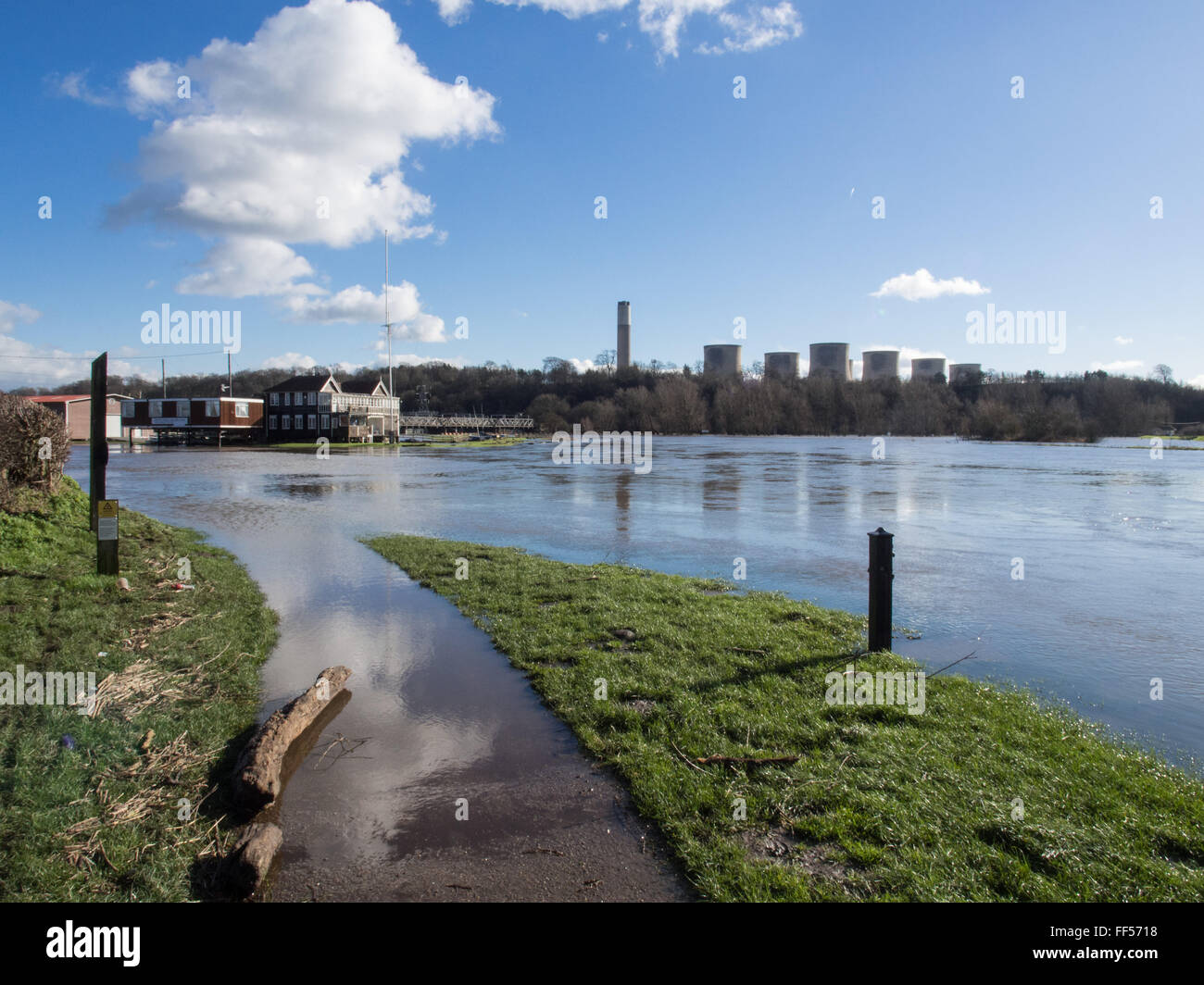 Nottingham, UK. 10th February, 2016. UK Weather: River Trent flooding ...