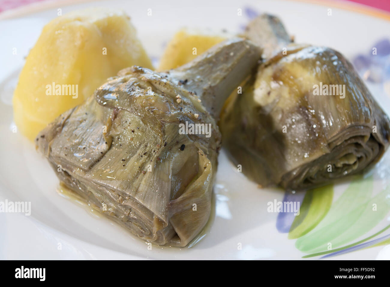 Carciofi all romana hi-res stock photography and images - Alamy