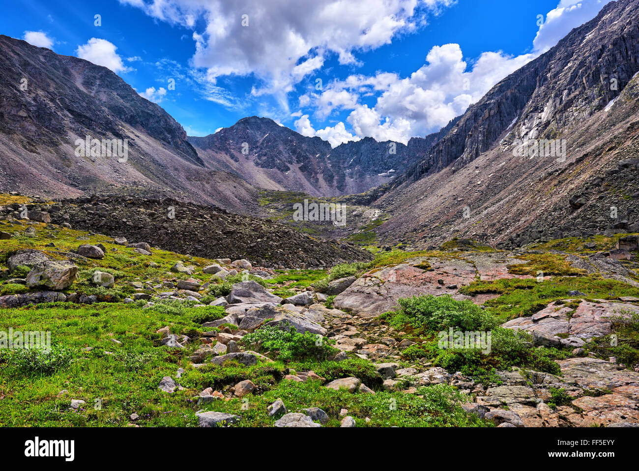 Alpine scenery hi-res stock photography and images - Alamy