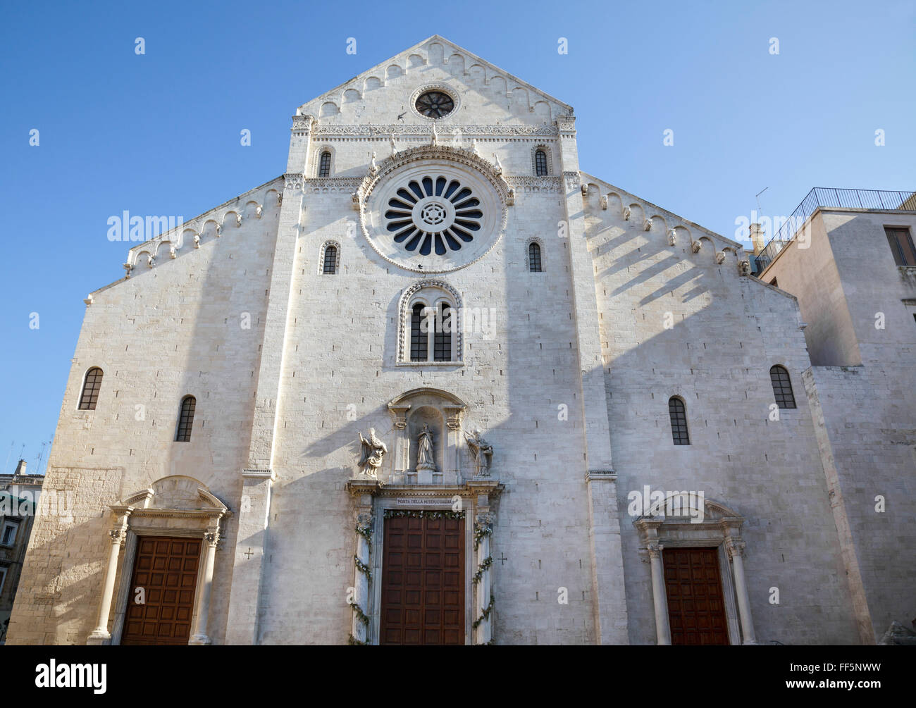 Bari cathedral hi-res stock photography and images - Alamy