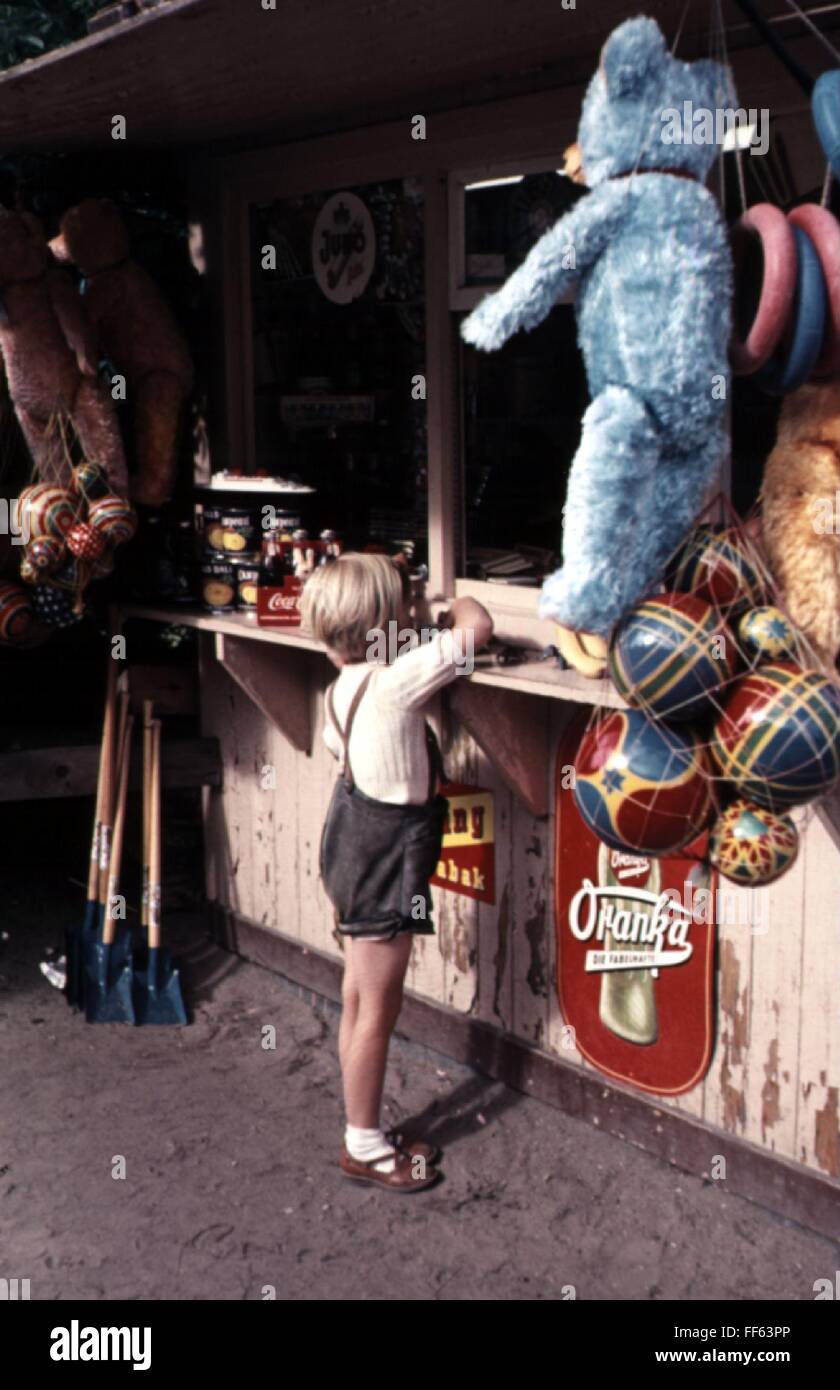 free time, fairground, child at stall, 1950s, , Additional-Rights ...