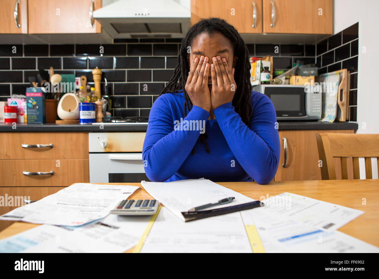 Utility bills uk money hi-res stock photography and images - Alamy