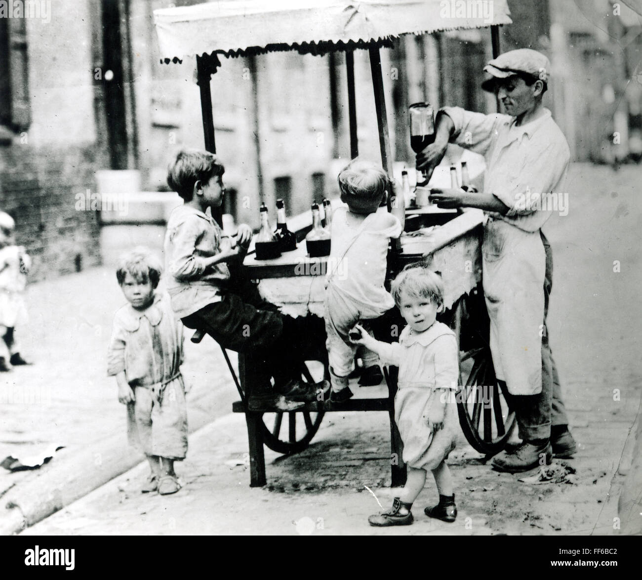 NEW YORK: PEDDLER, 1921. /nA street peddler on New York City's Lower ...