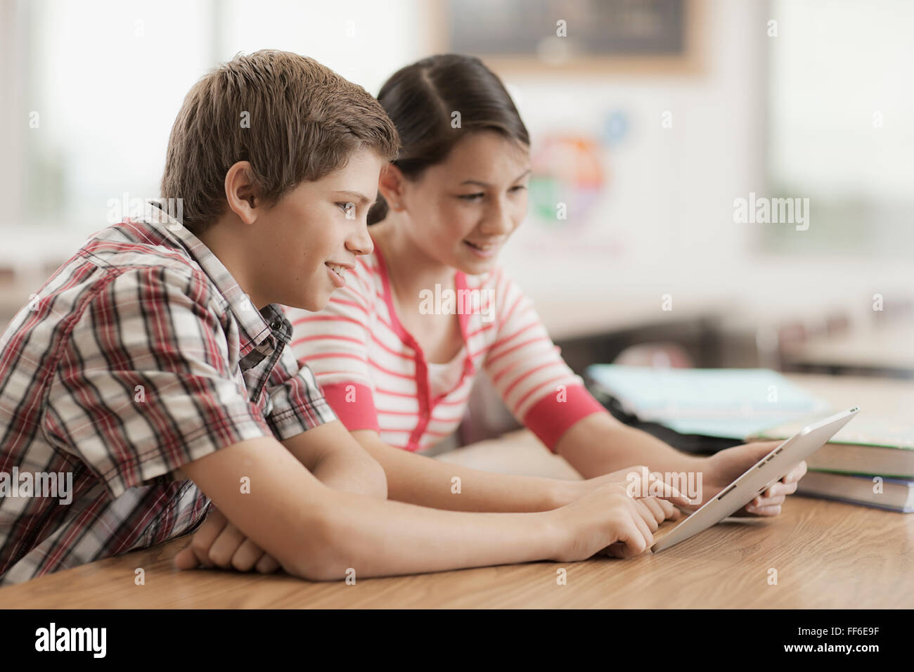 Children sharing school usa hi-res stock photography and images - Alamy