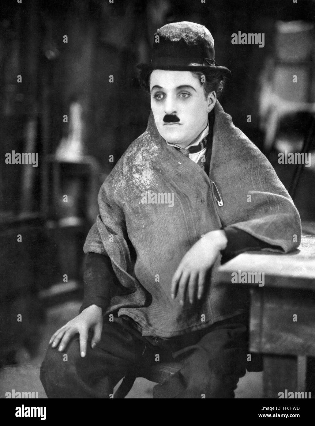 THE GOLD RUSH, 1925./nCharlie Chaplin in a scene from 'The Gold Rush ...