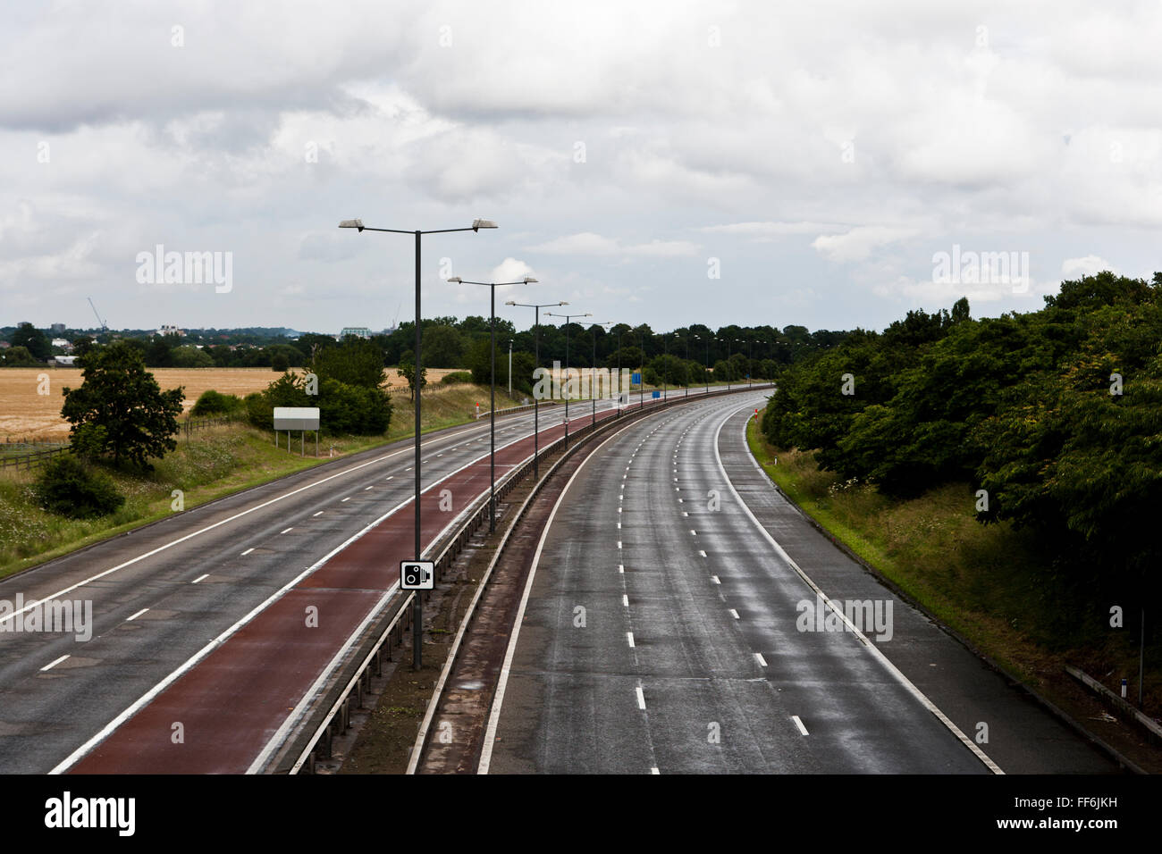 M4 Motorway closed to traffic near Heston Motorway Services, London ...
