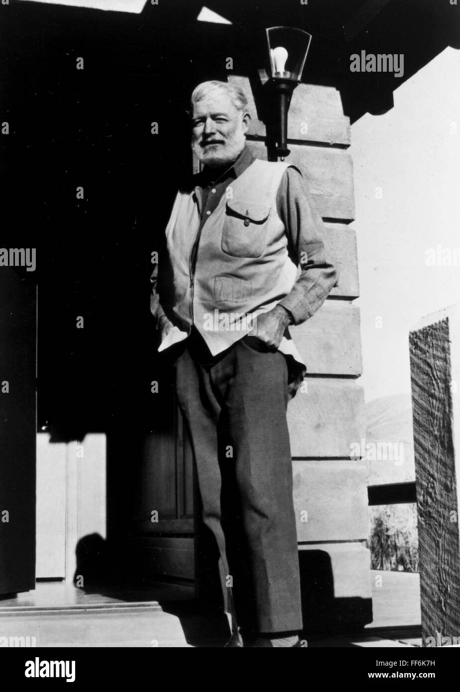 ERNEST HEMINGWAY /n(1899-1961). American writer Stock Photo - Alamy ERNEST HEMINGWAY /n(1899-1961). American writer Stock Photo - Alamy