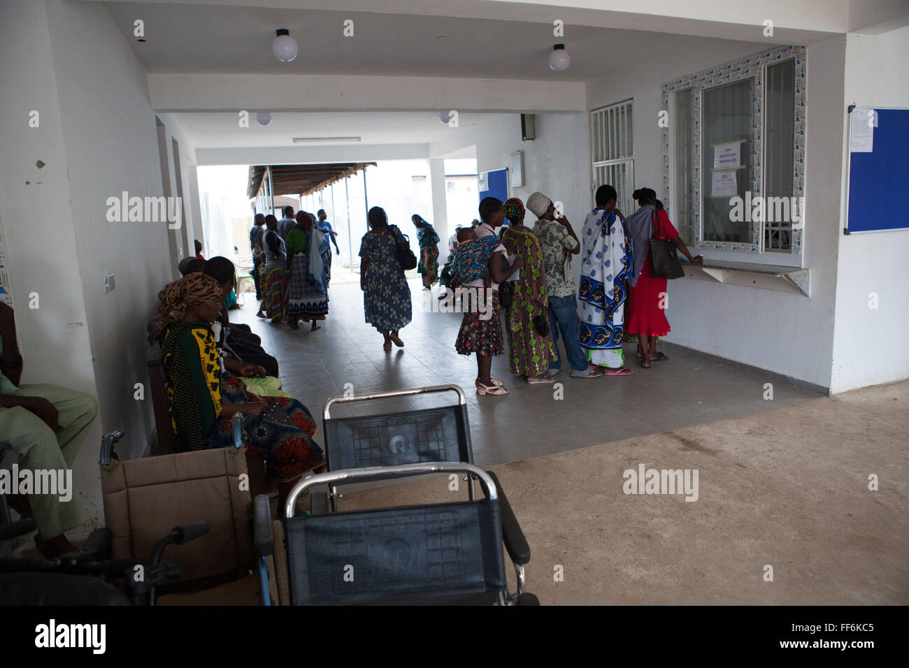 Queue for doctors hi-res stock photography and images - Alamy