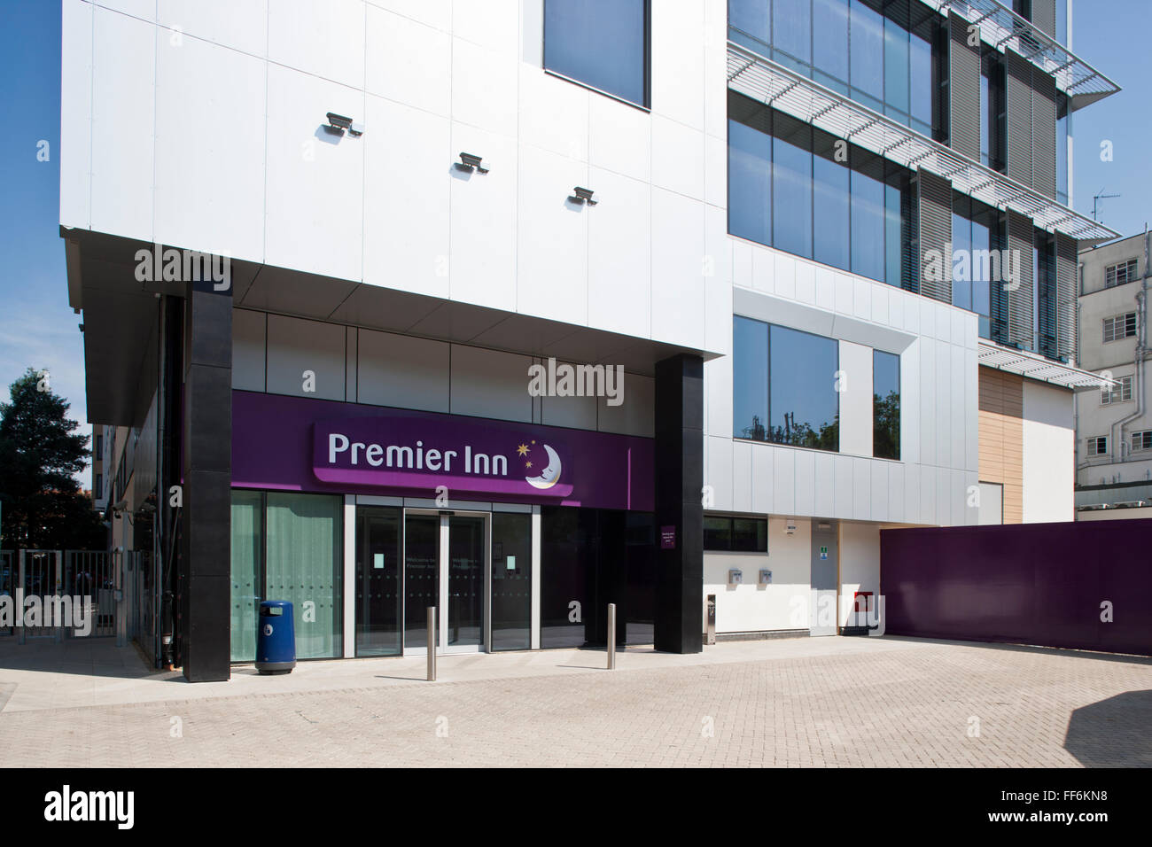 Ealing london hi-res stock photography and images - Alamy