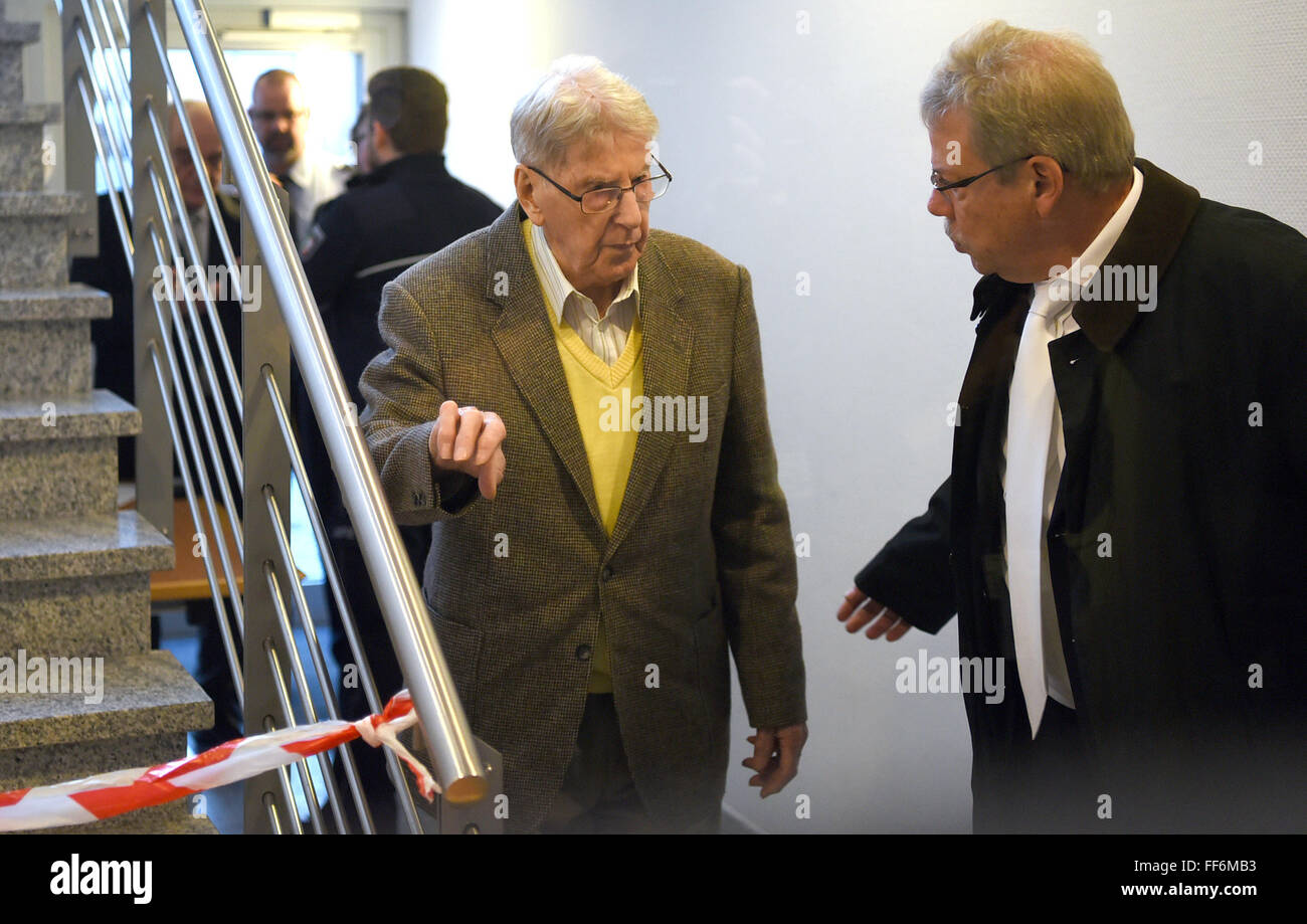 Detmold, Germany. 11th Feb, 2016. Former Auschwitz guard Reinhold ...
