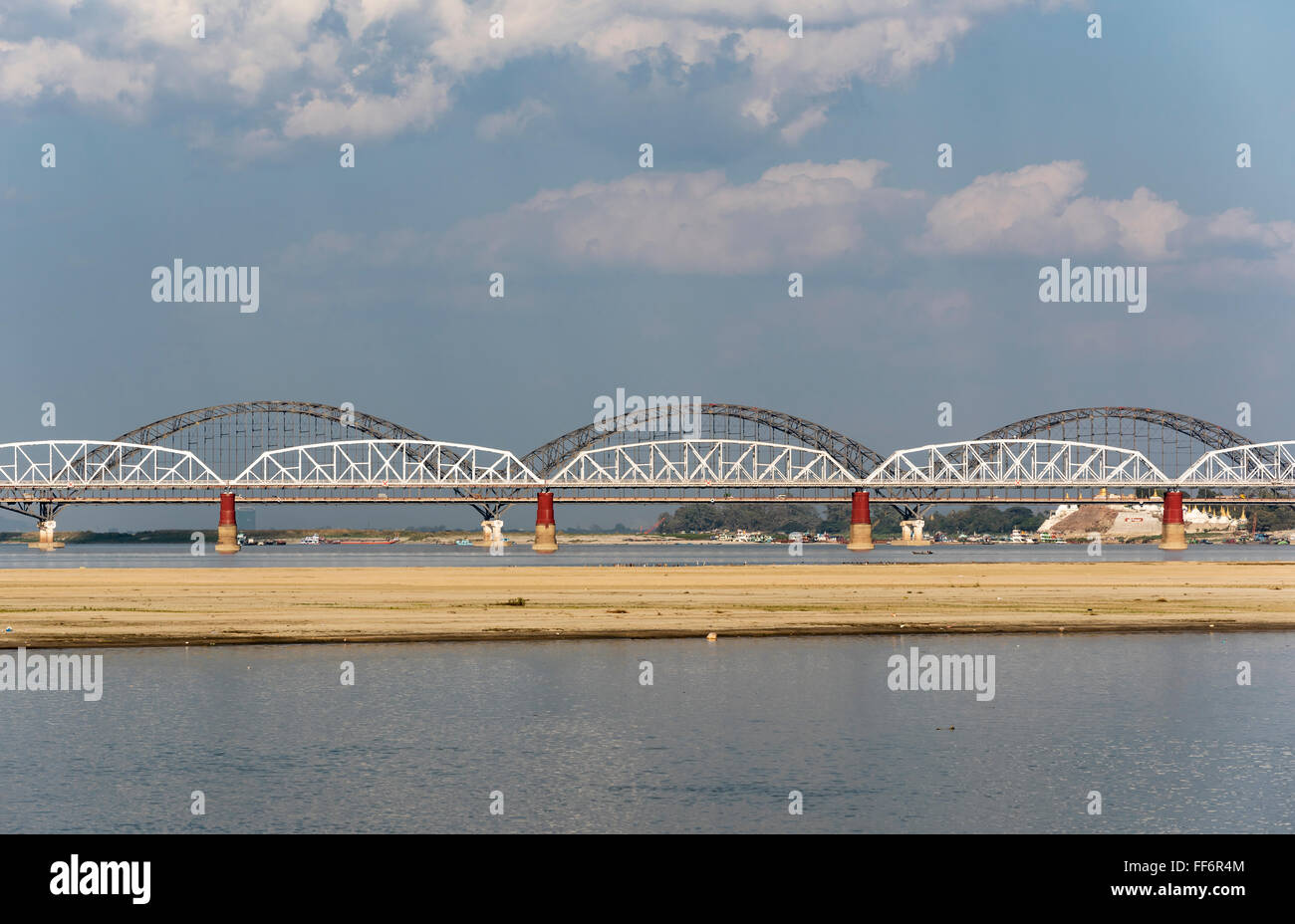 Myanmar bridges hi-res stock photography and images - Alamy