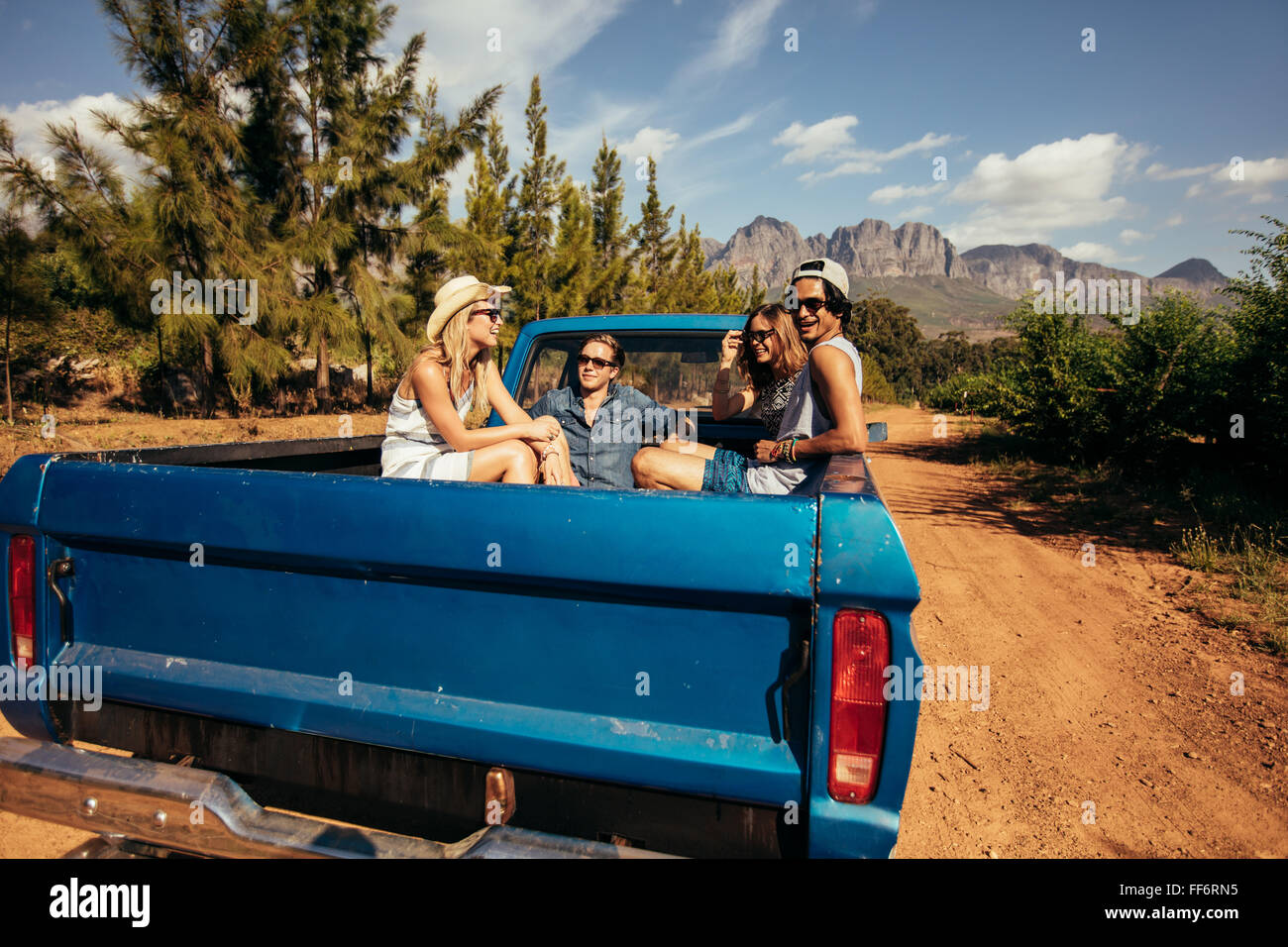 Pick up car hi-res stock photography and images - Alamy