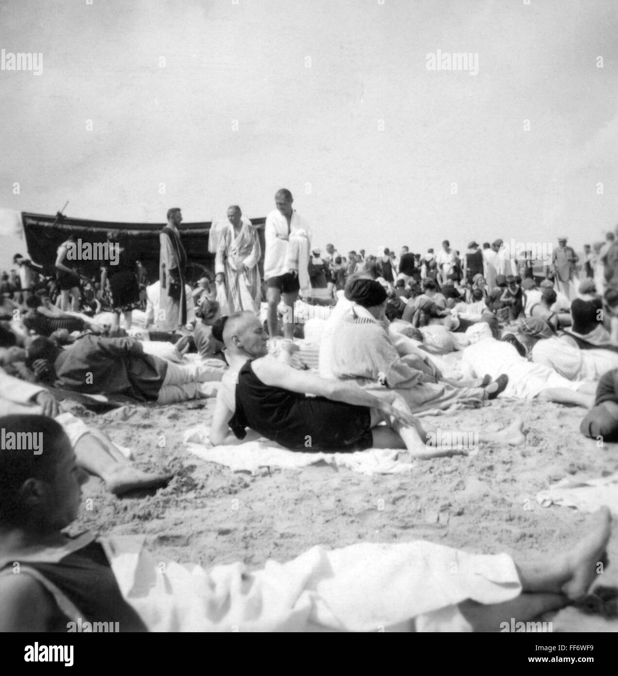 1920s Beach Black and White Stock Photos & Images - Alamy