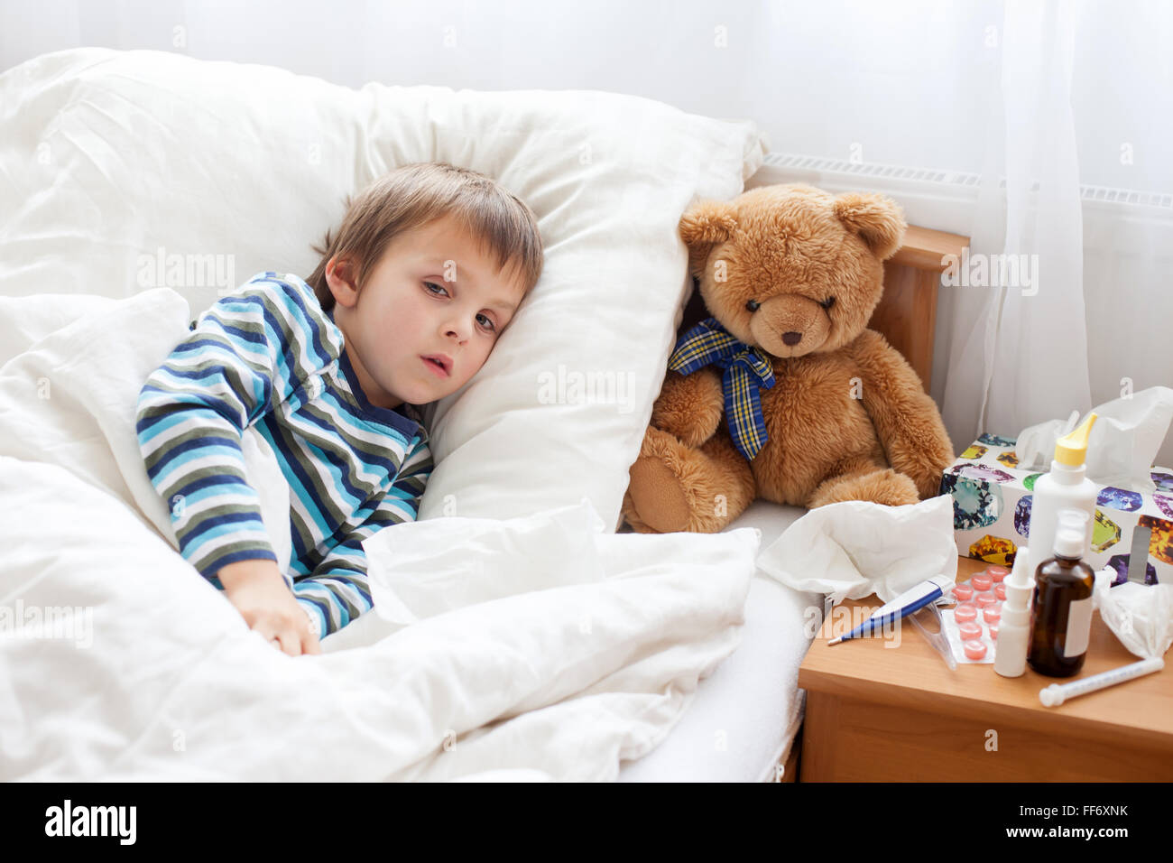 Sick child hi-res stock photography and images - Alamy