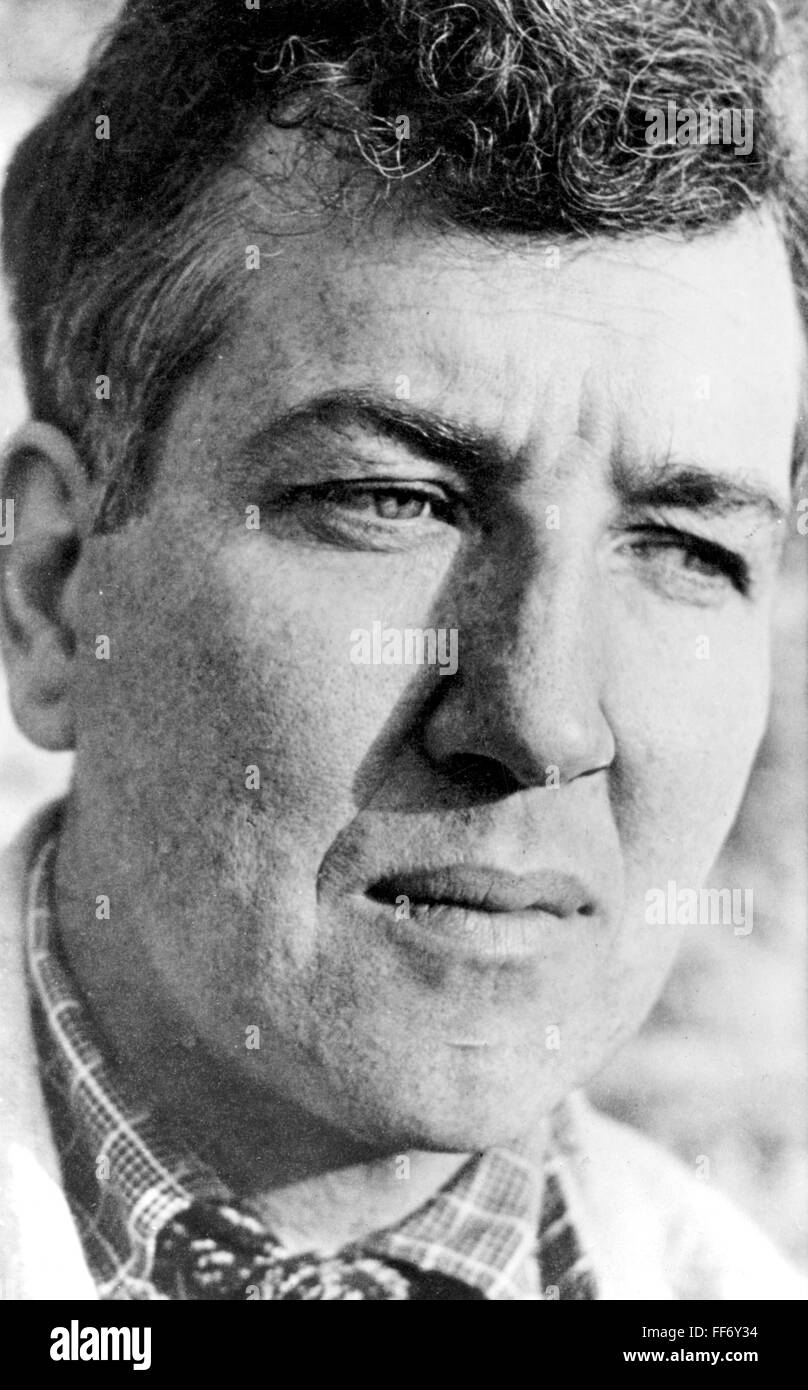 ROBERT GRAVES (1895-1985). /nBritish writer Stock Photo - Alamy