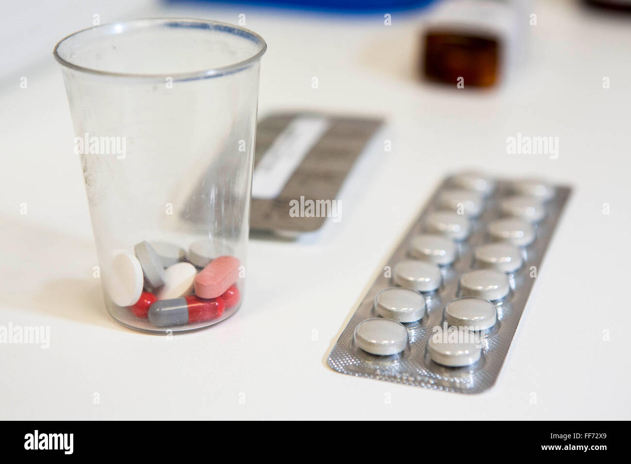 Directly observed therapy hi-res stock photography and images - Alamy