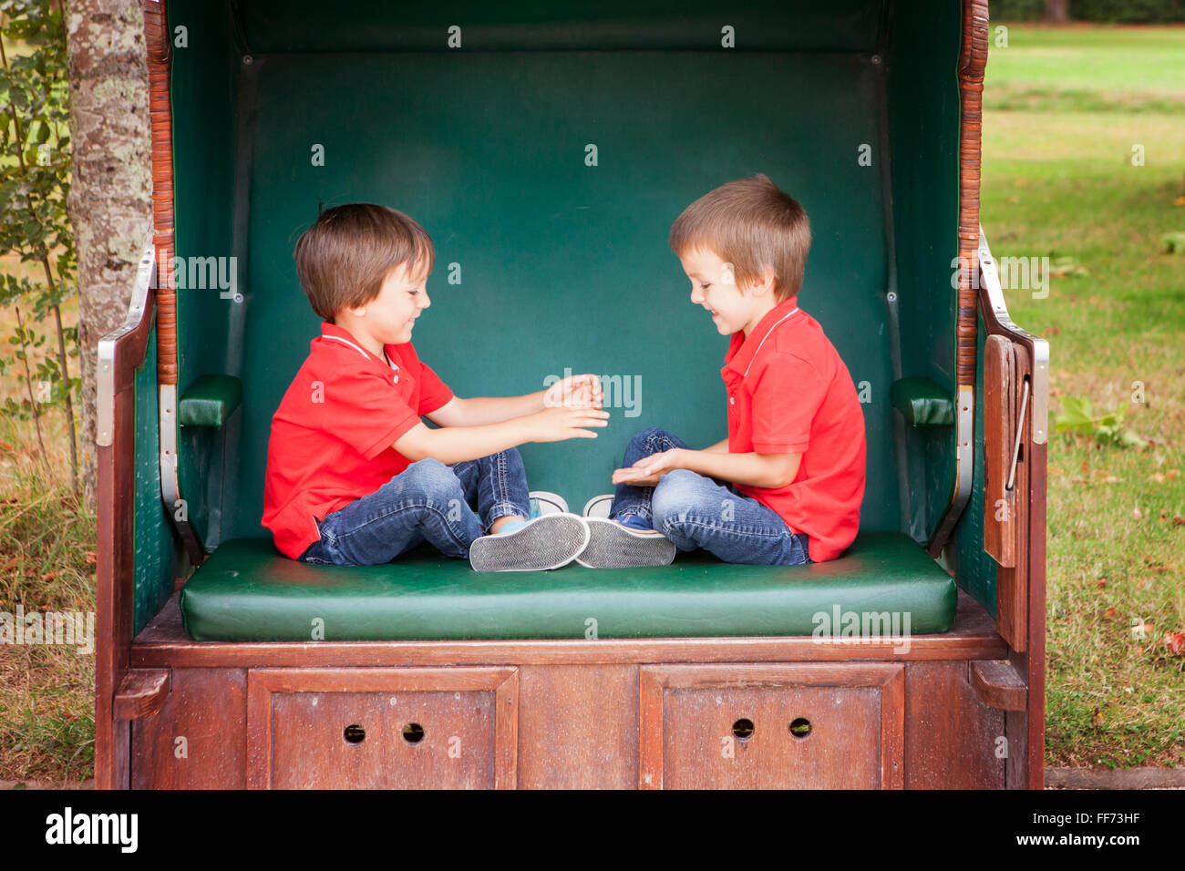 Hand clap game hi-res stock photography and images - Alamy